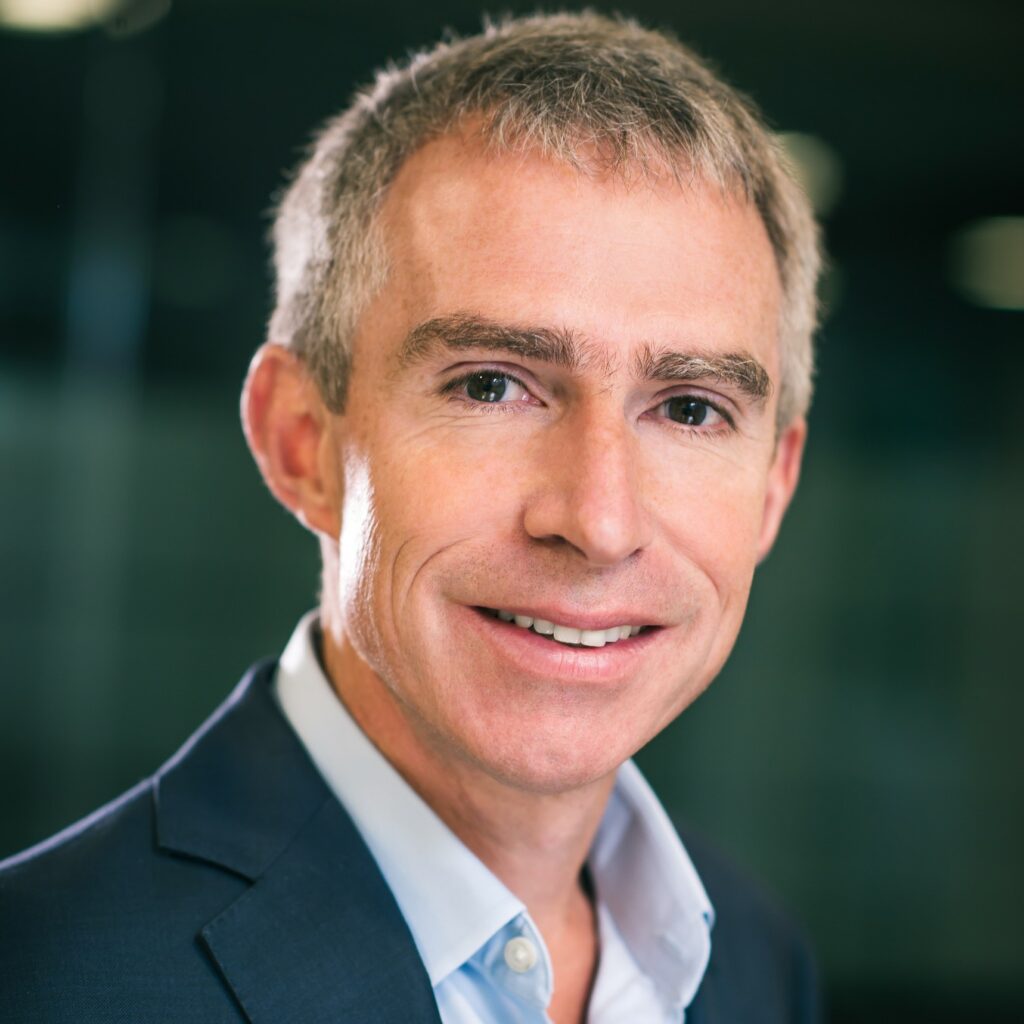 LoEstro - Investment Banking | Strategy